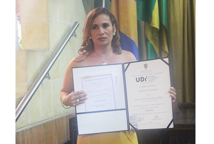 SE REALIZÓ CEREMONIA DE GRADO I - 2017 - Universidad de Investigación y ...